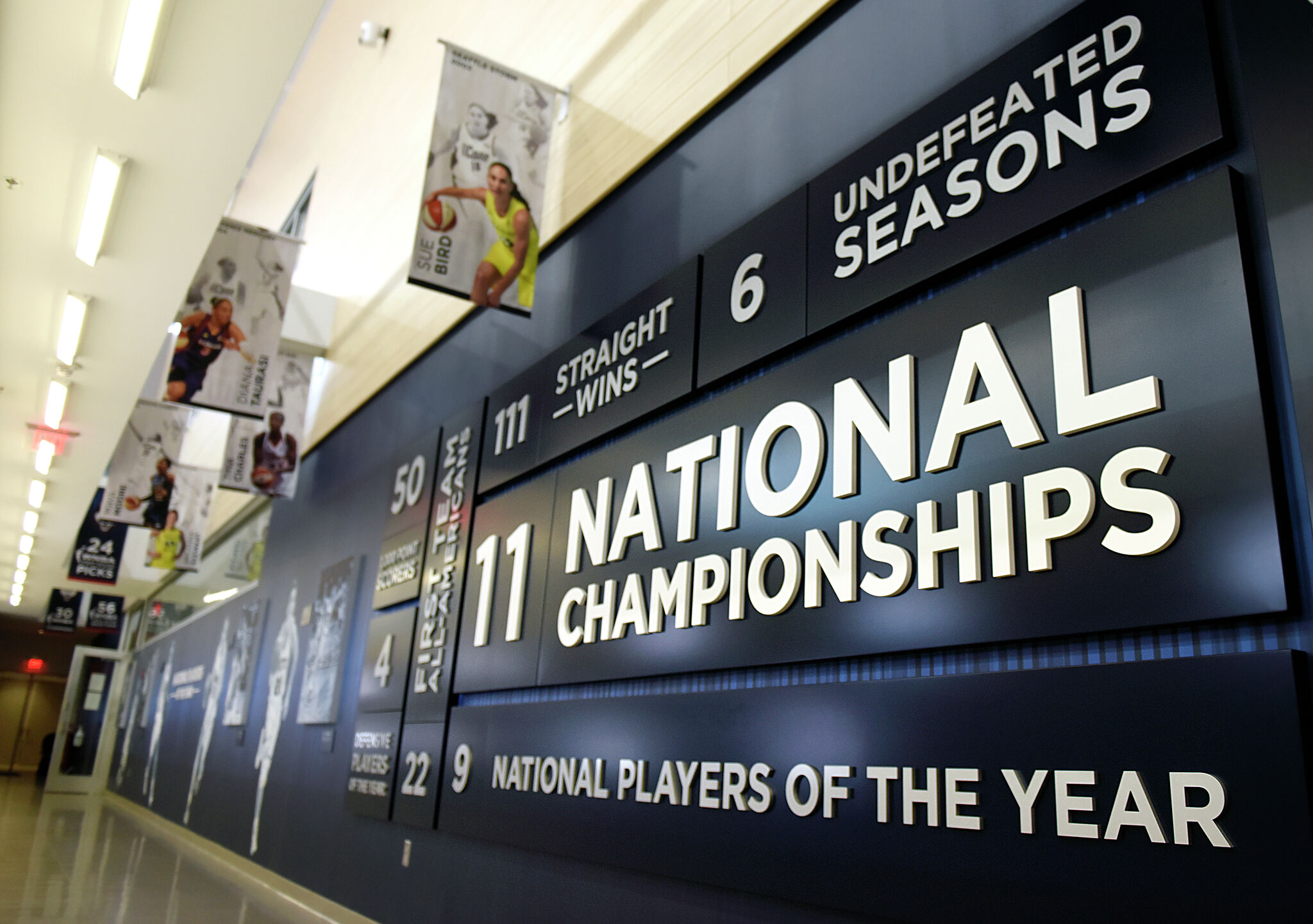 'Inside UConn Hoops' experience lets fans join men's program for a day