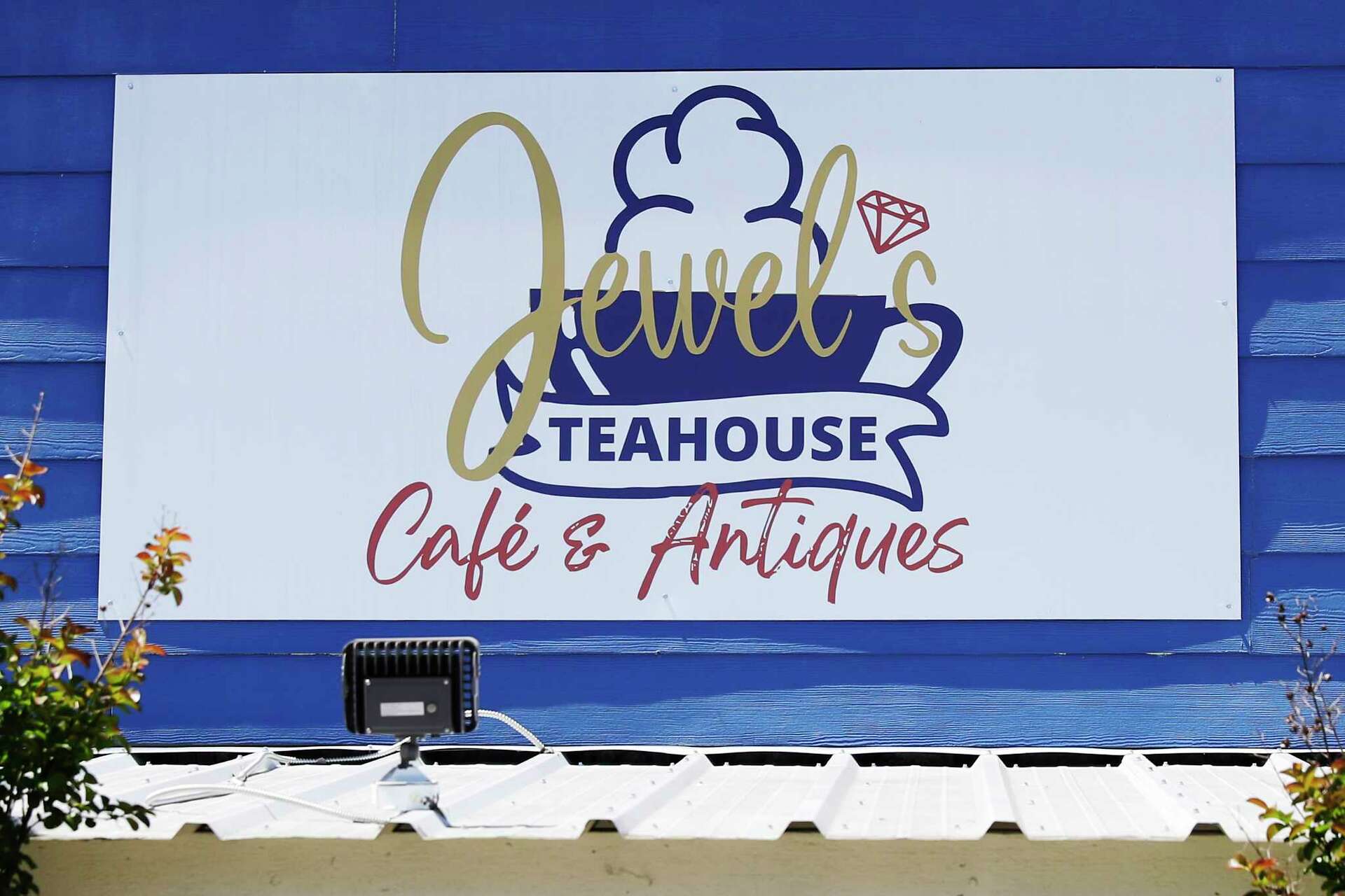 Jewel's Teahouse opens in historic downtown Montgomery