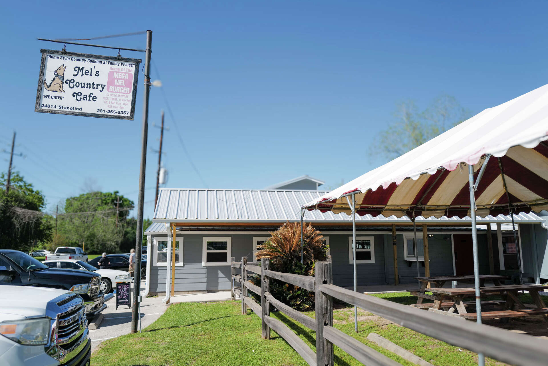 Houston area diner reopens year after devastating fire