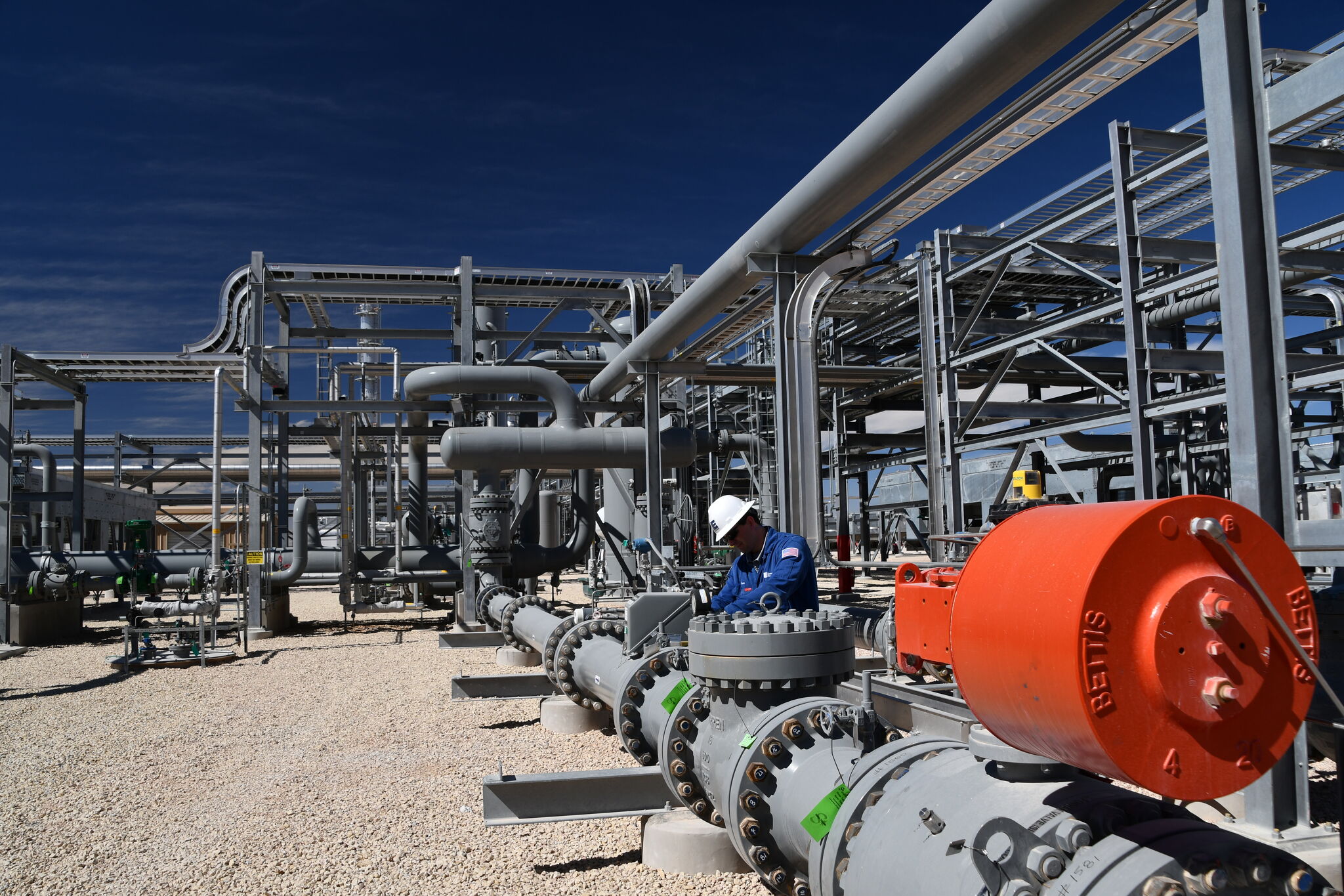 Enterprise expanding natural gas, NGL processing capabilities