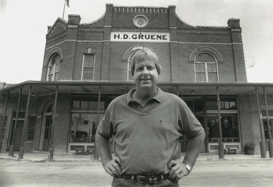 Gruene Hall owner and entrepreneur Pat Molak dies