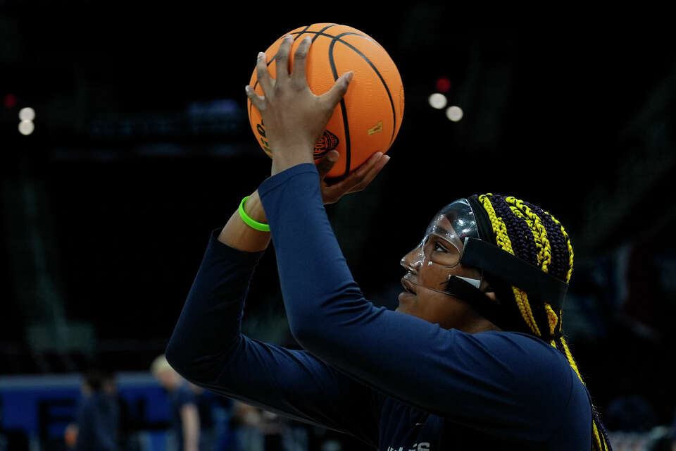 UConn star Aaliyah Edwards back in CT with WNBA's Washington Mystics