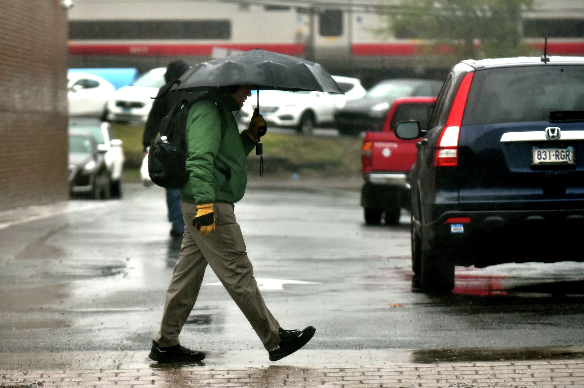 NWS: Rain and thunderstorms in CT this morning before clearing later