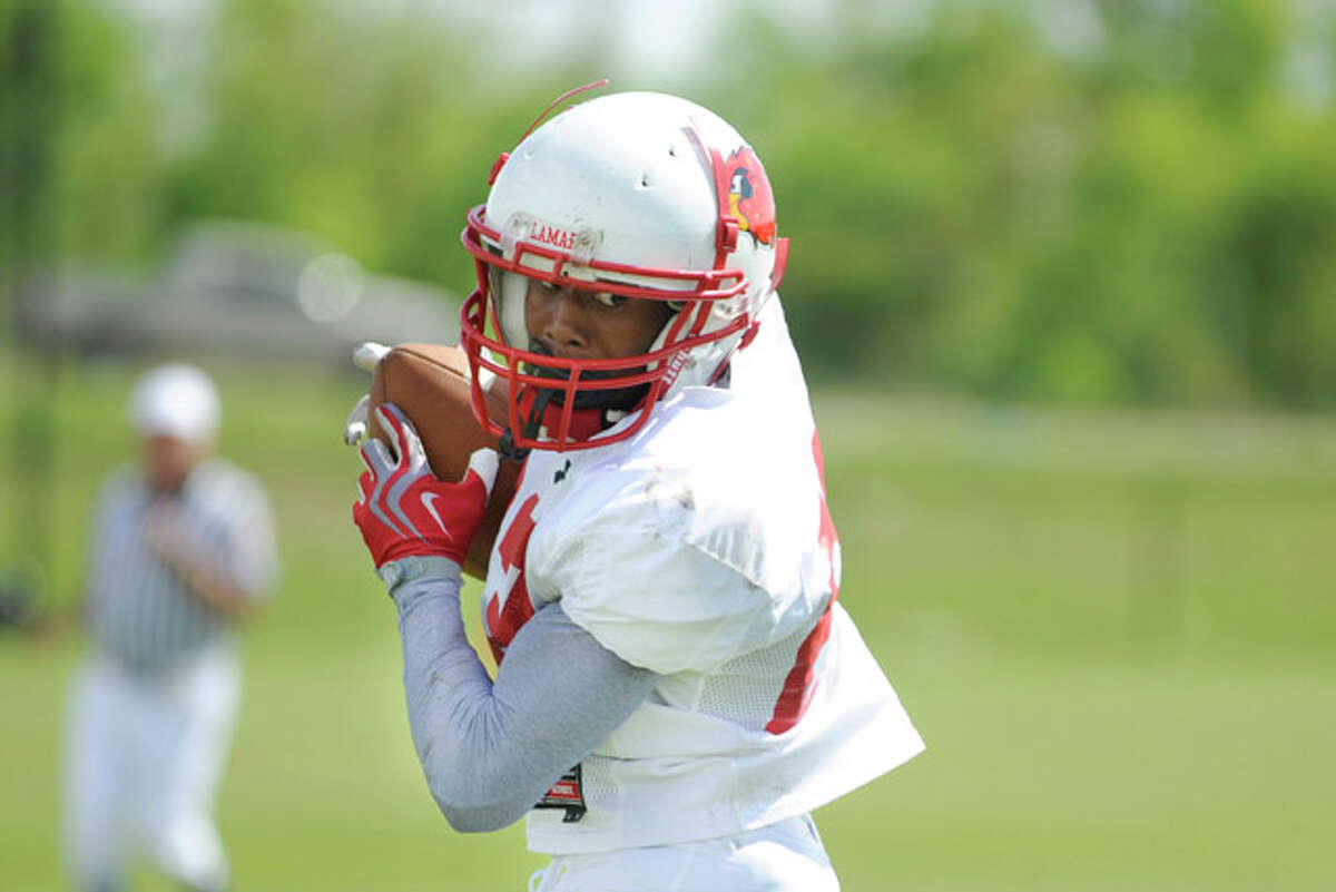 Lamar Football Holds Final Scrimmage