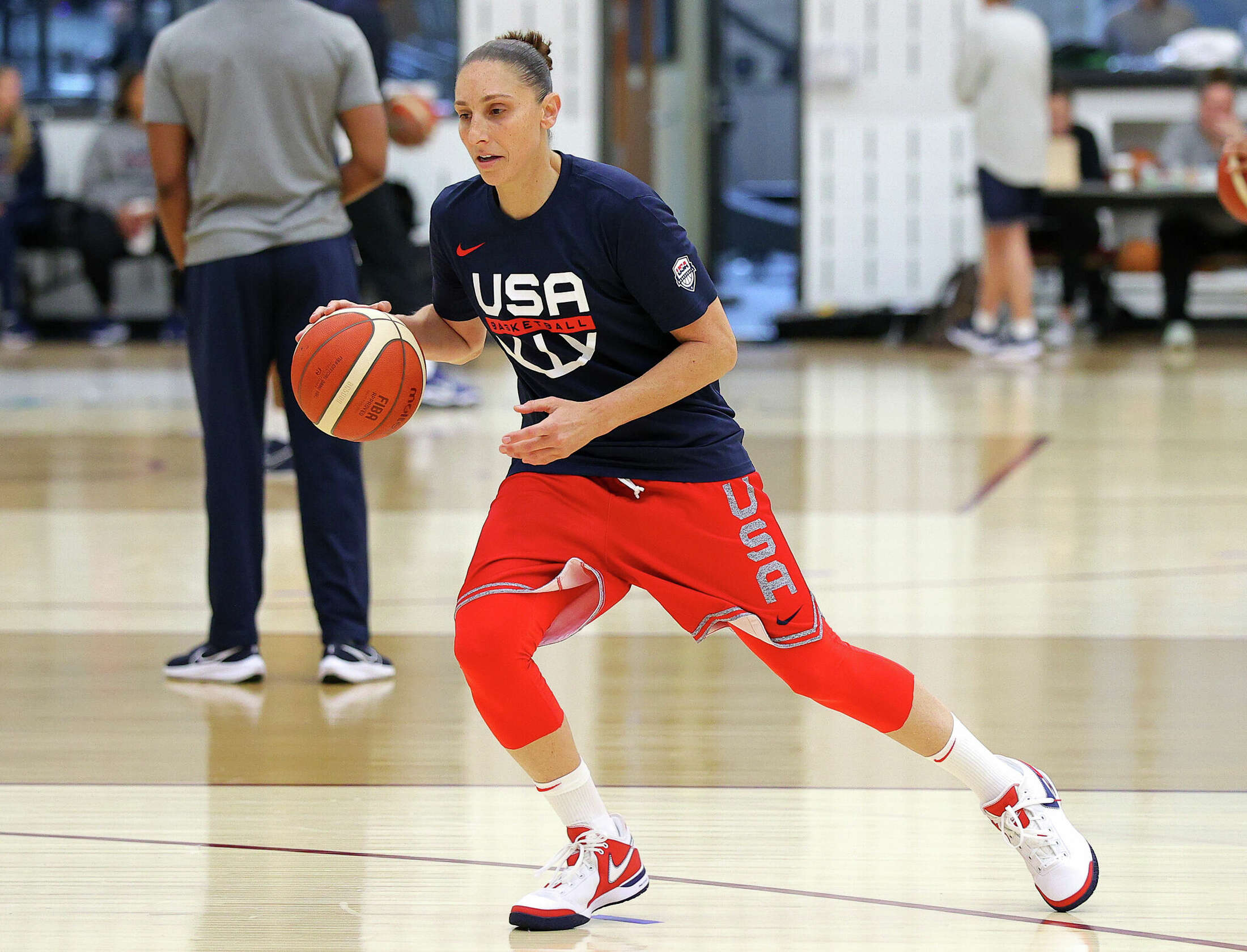 UConn women's great Diana Taurasi praises WNBA rookie Nika Mühl