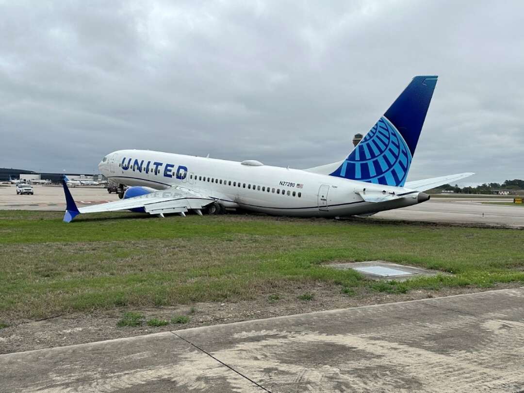New report eyes United pilots' braking after Houston runway skid