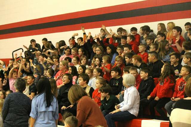 Northern Michigan school celebrates reading milestone with magic