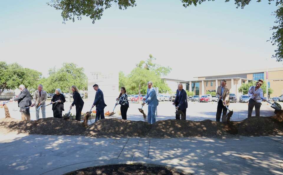 TAMIU breaks ground on health and business buildings worth $71.2M