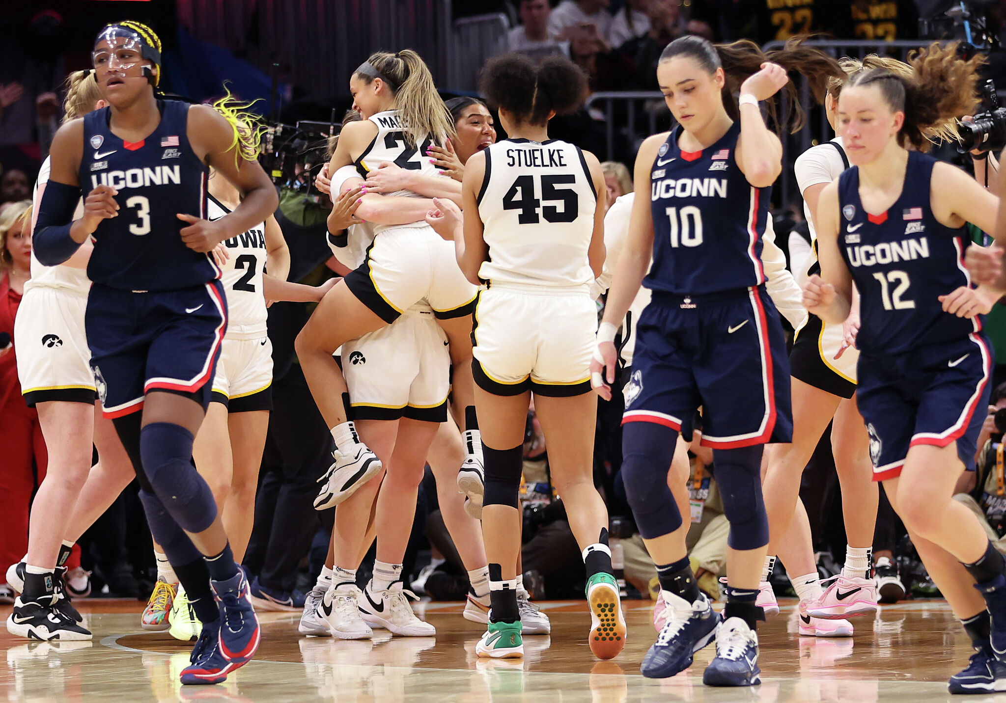 UConn vs. Iowa March Madness recap: Huskies fall to Iowa in Final Four