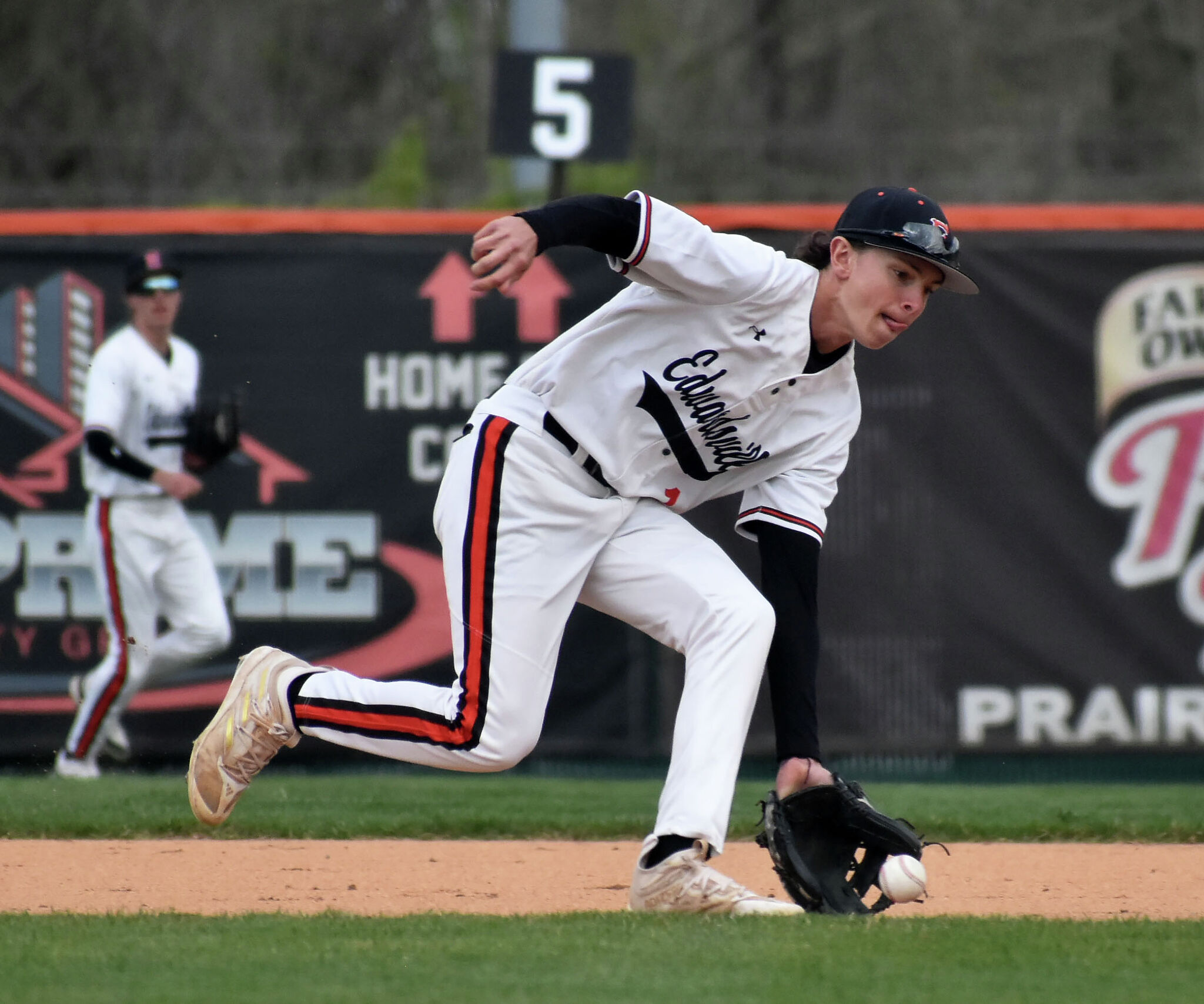 Milburn pitches EHS past nationally-ranked Francis Howell