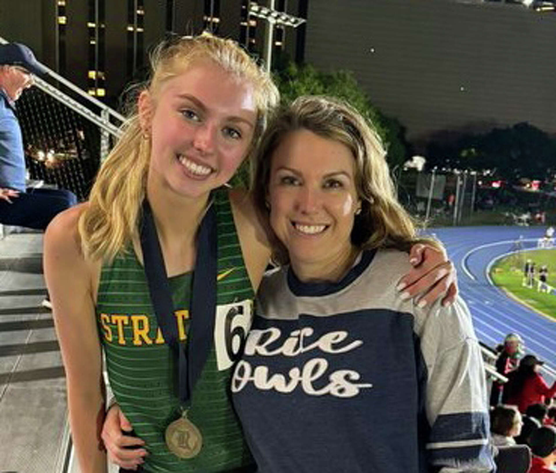 HS track: Niamh Collins shatters mother’s records at Stratford