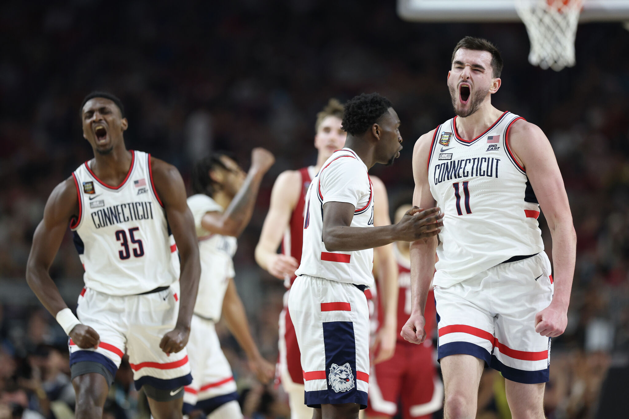 How Dan Hurley will manage UConn’s roster with Alex Karaban returning