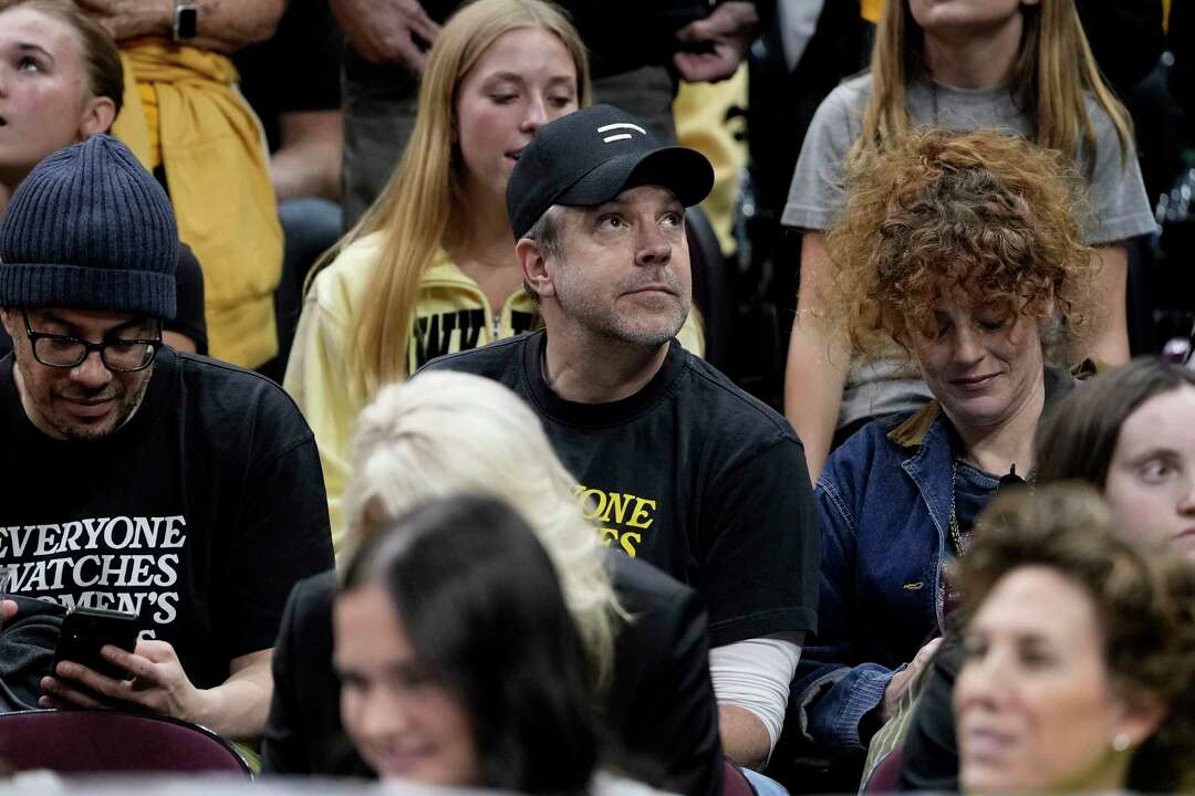 Fairfield's Carly Thibault-DuDonis meets Jason Sudeikis