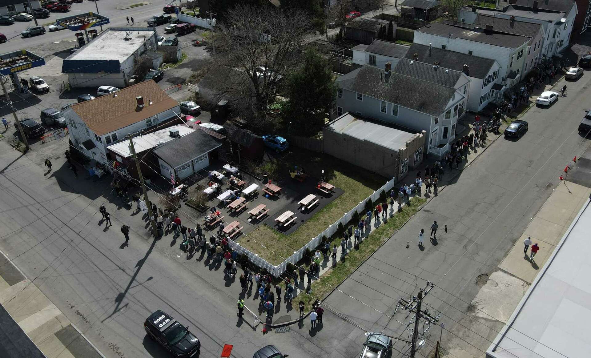 Woodstock for hot dogs: Crowd builds for 10-cent dogs at Gus's