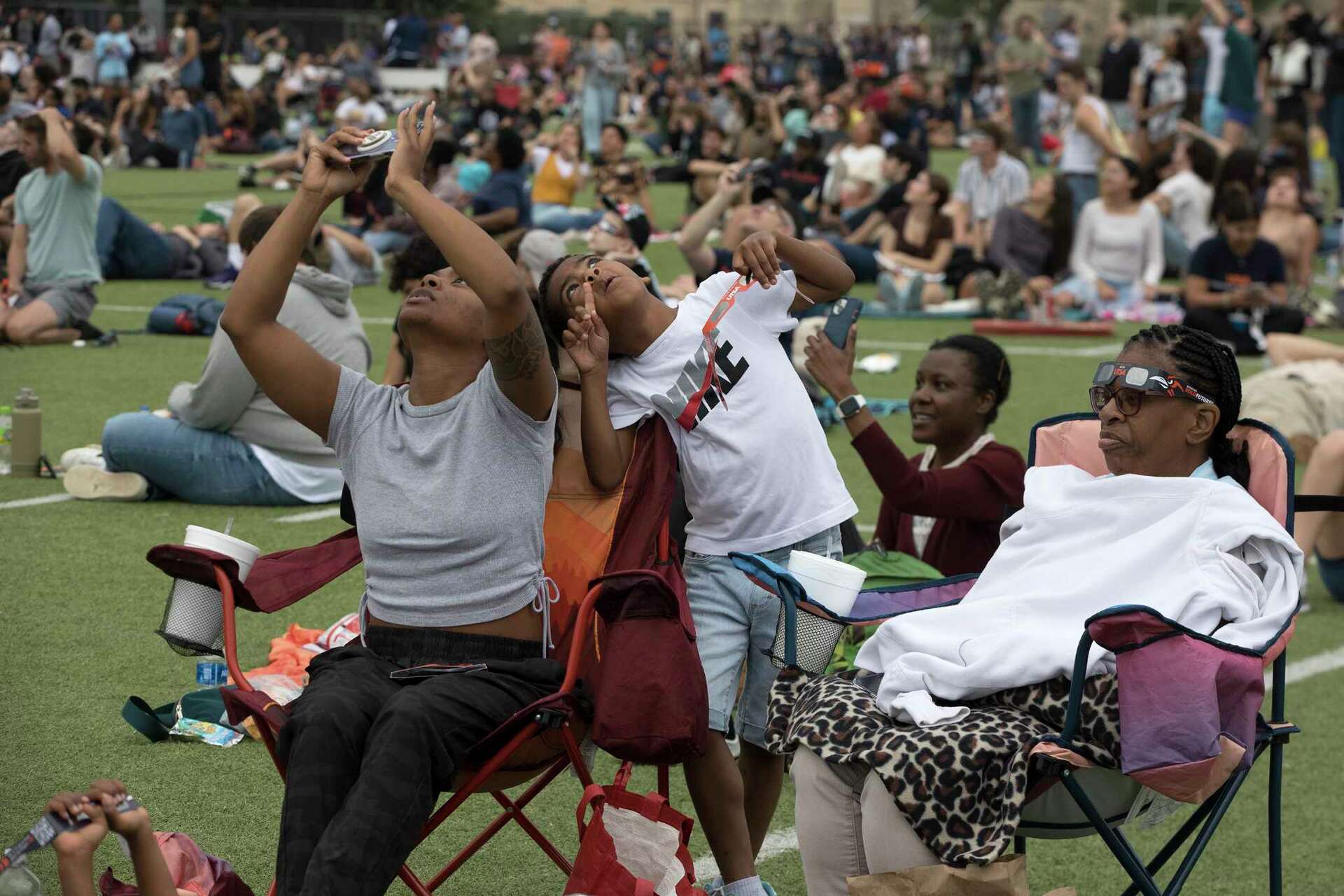 UTSA students gather to watch rare total solar eclipse at main campus