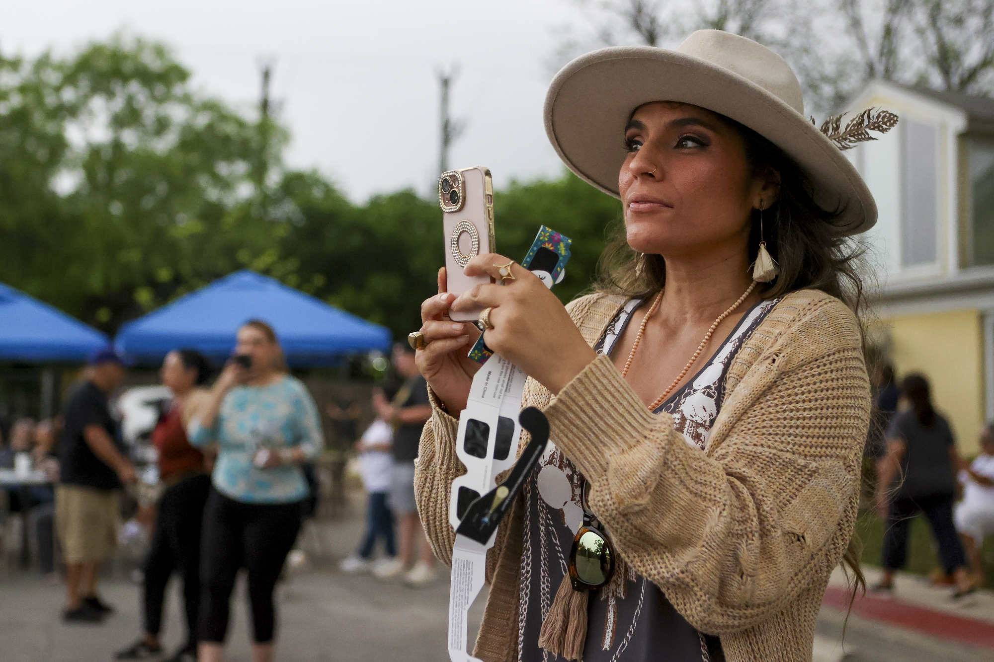 Overcast eclipse still wows San Antonio viewers