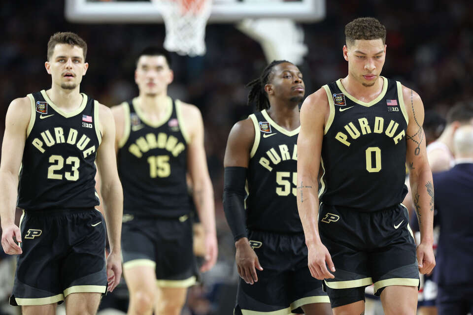UConn defeats Purdue, wins second straight national title