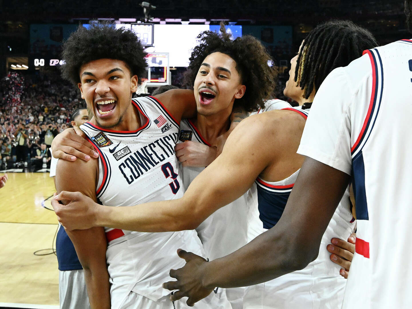 How Dan Hurley will manage UConn’s roster with Alex Karaban returning