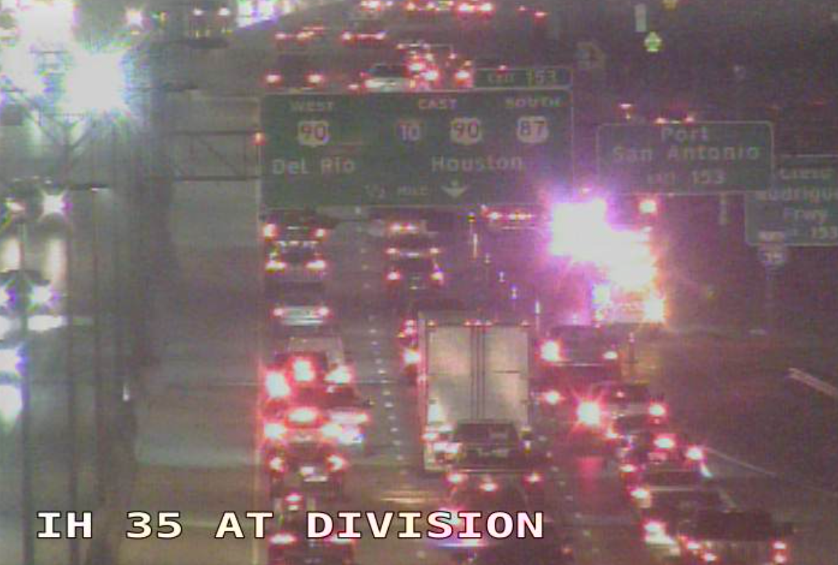 San Antonio traffic: northbound I-35 wreck
