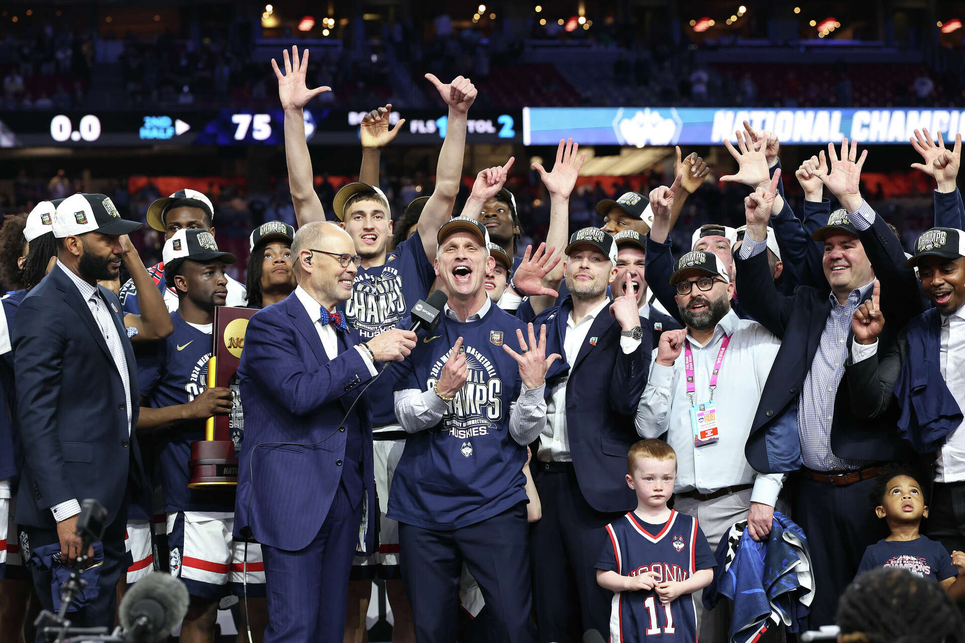 UConn men's basketball team hold private ring ceremony at Gampel