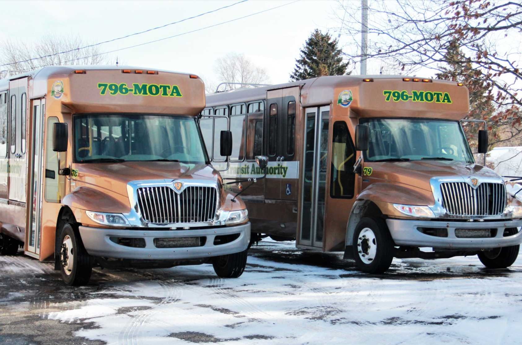 Trinidad Chambliss stands on the shoulders of Ferris State giants