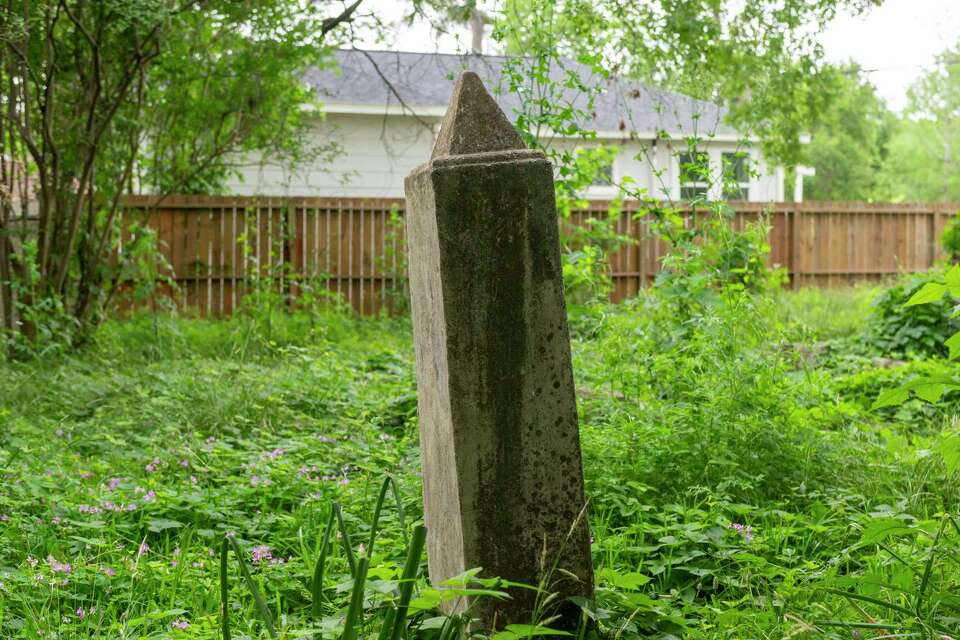 Can you bury your loved ones in your backyard? See Texas burial laws