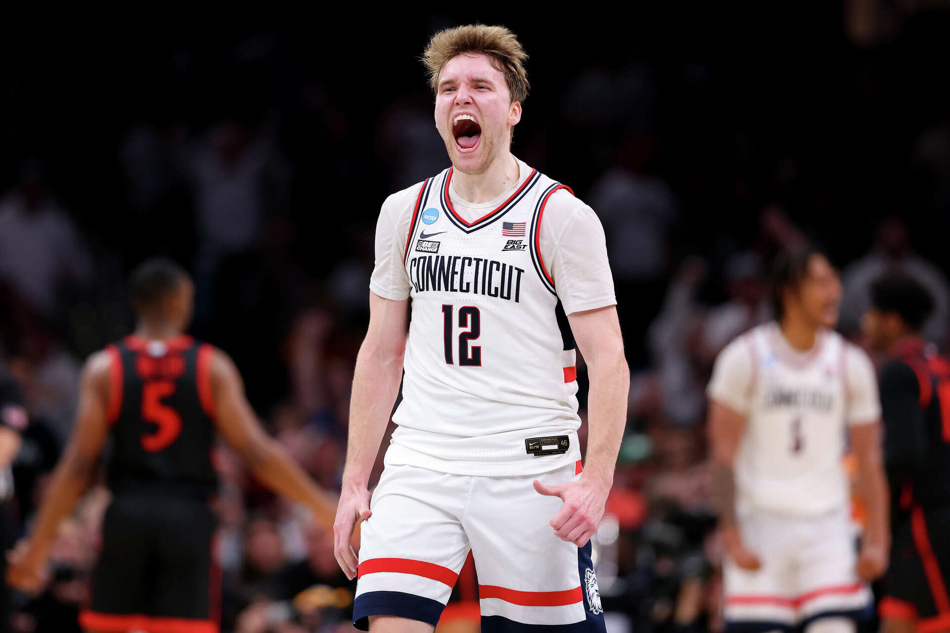 Former UConn guard Cam Spencer faces his older brother in NBA game.