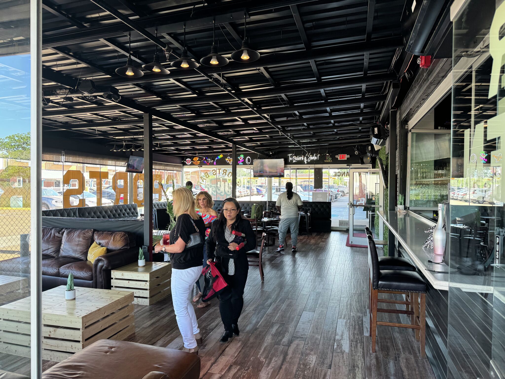 Katy Venezuelan night club transforms into new KTX Sports Bar