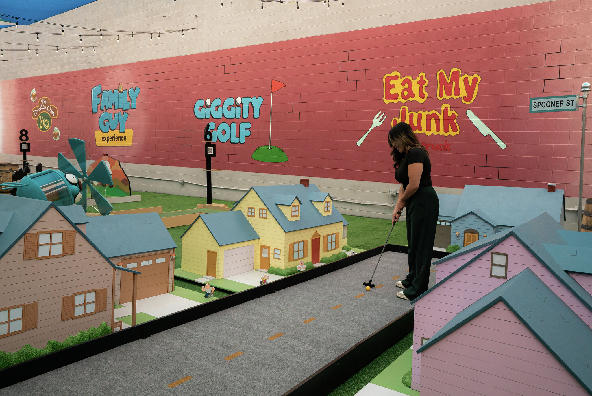 'Family Guy' pop-up bar, mini-golf comes to Houston