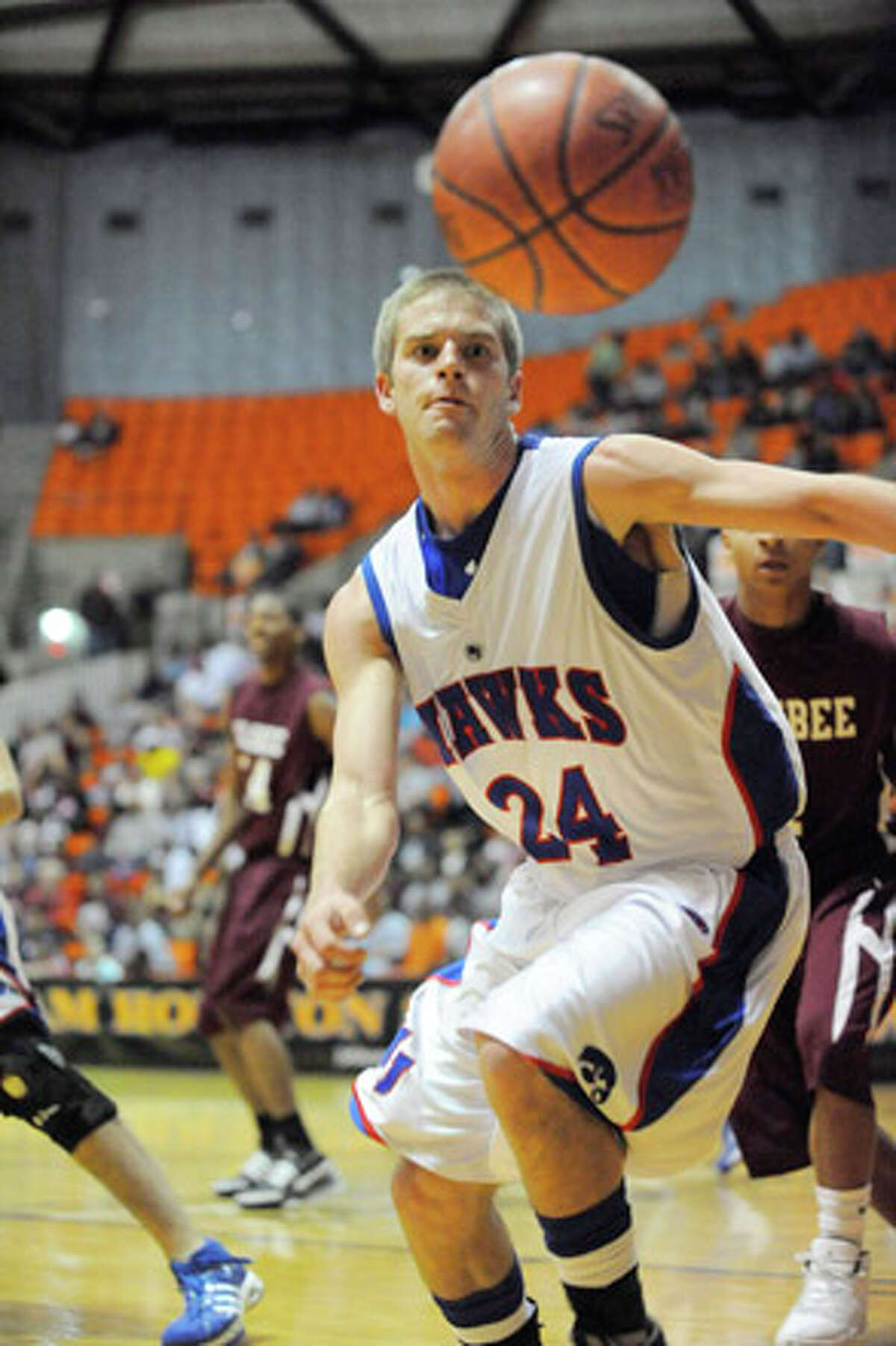 Silsbee Wins 53-50 Over Hardin-Jefferson