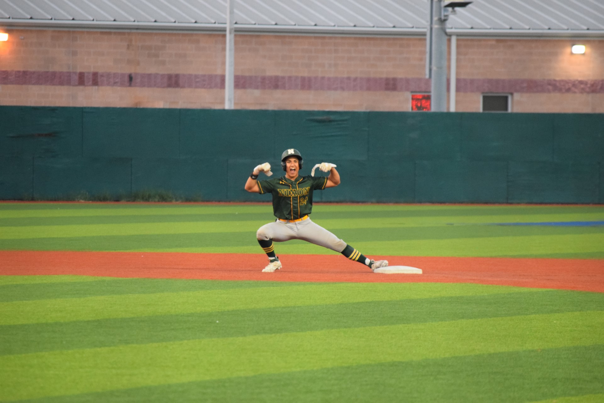 Baseball roundup: April 9