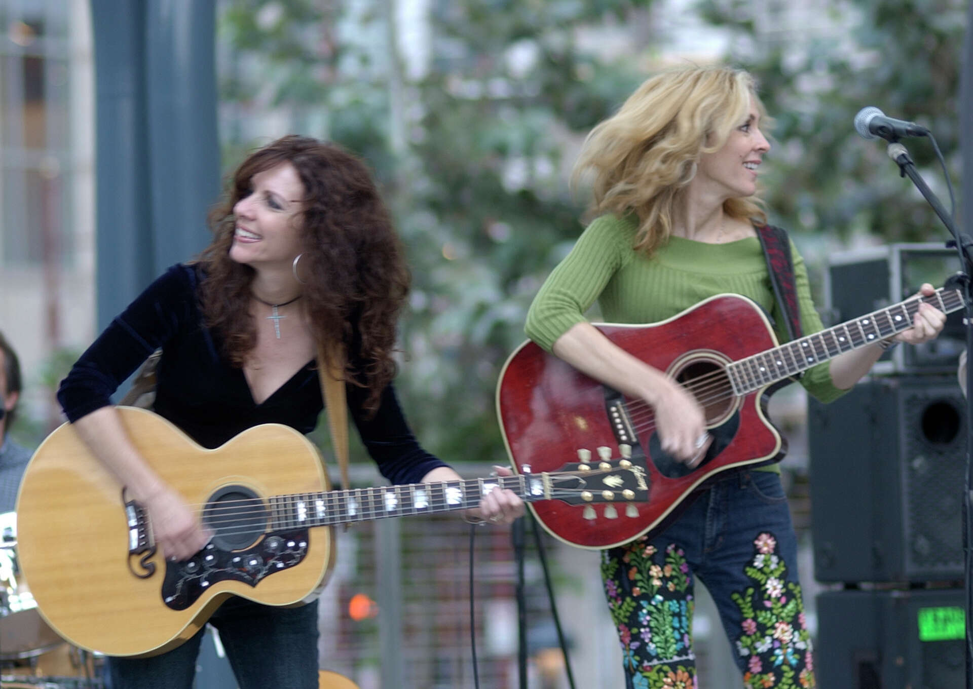Lisa Morales will pay tribute to her late sister Roberta in concert