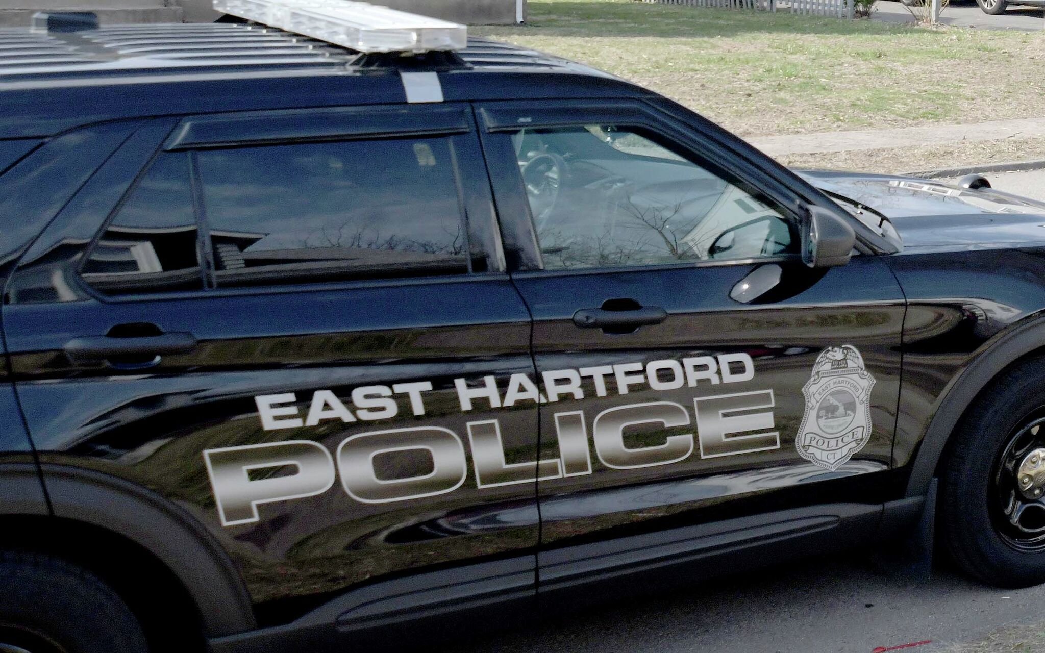 Driver struck East Hartford police cruiser, fled scene, police say