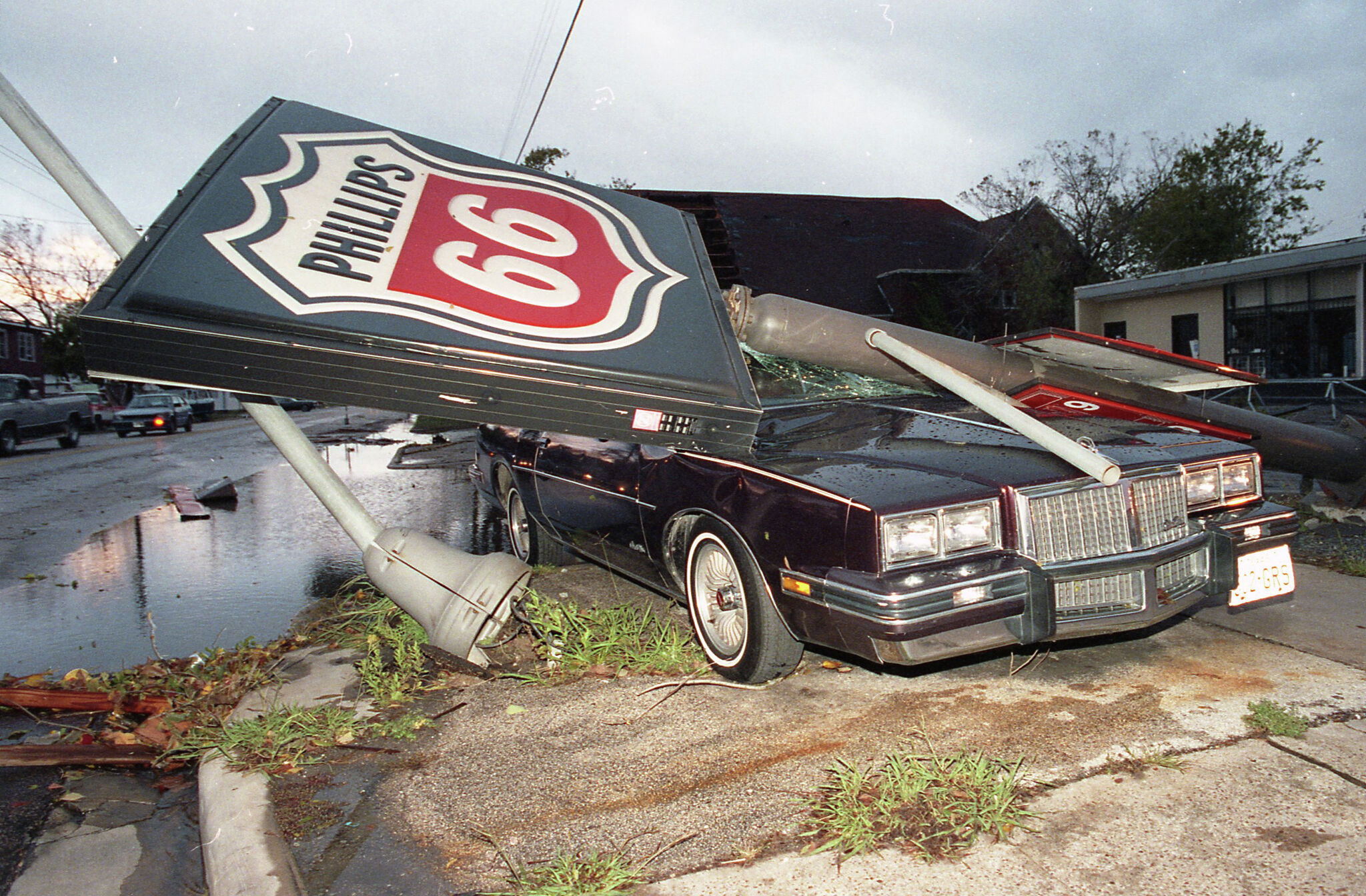 What were the worst tornadoes to hit the Houston area?