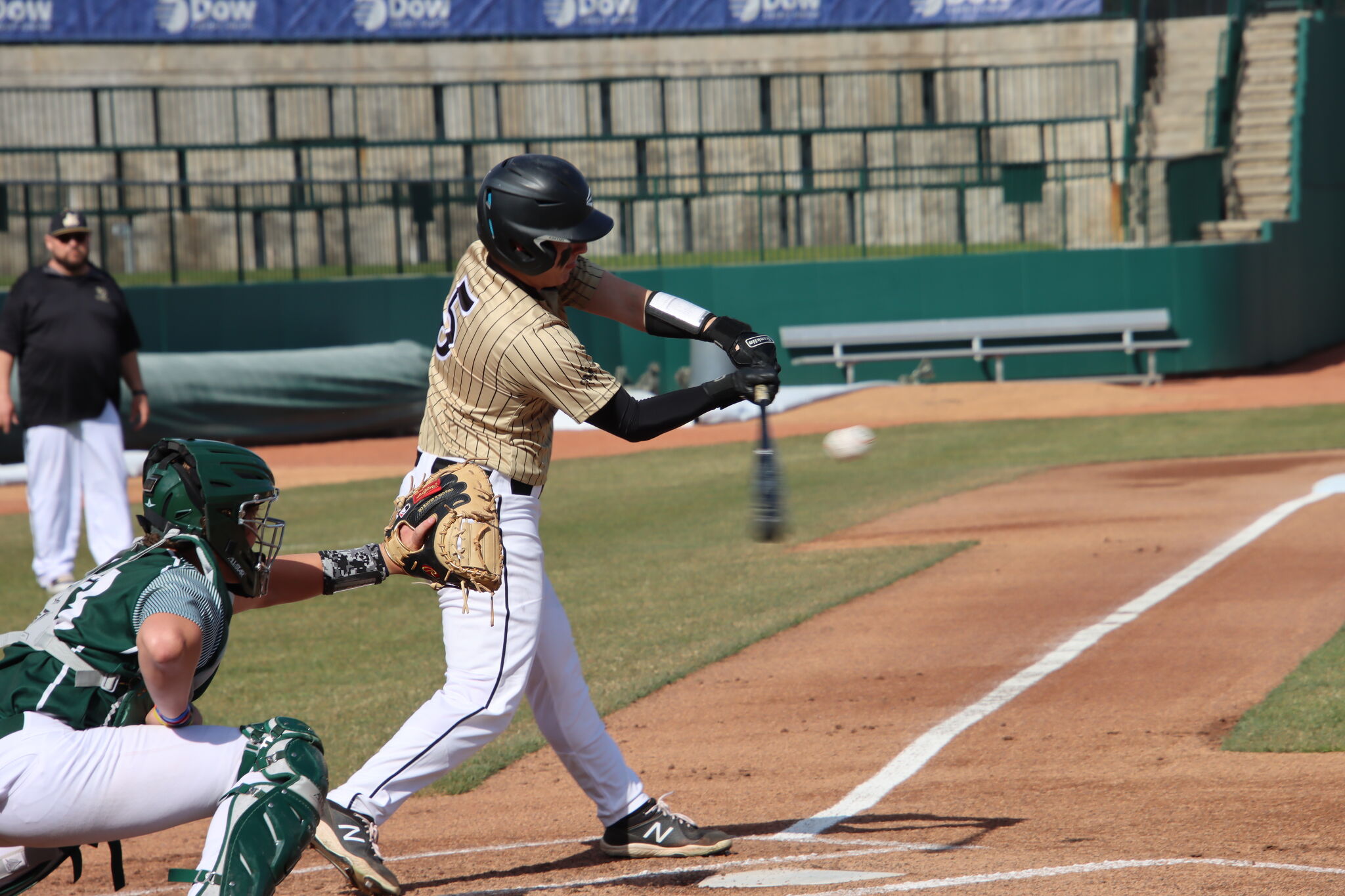 Lancers sweep Nouvel