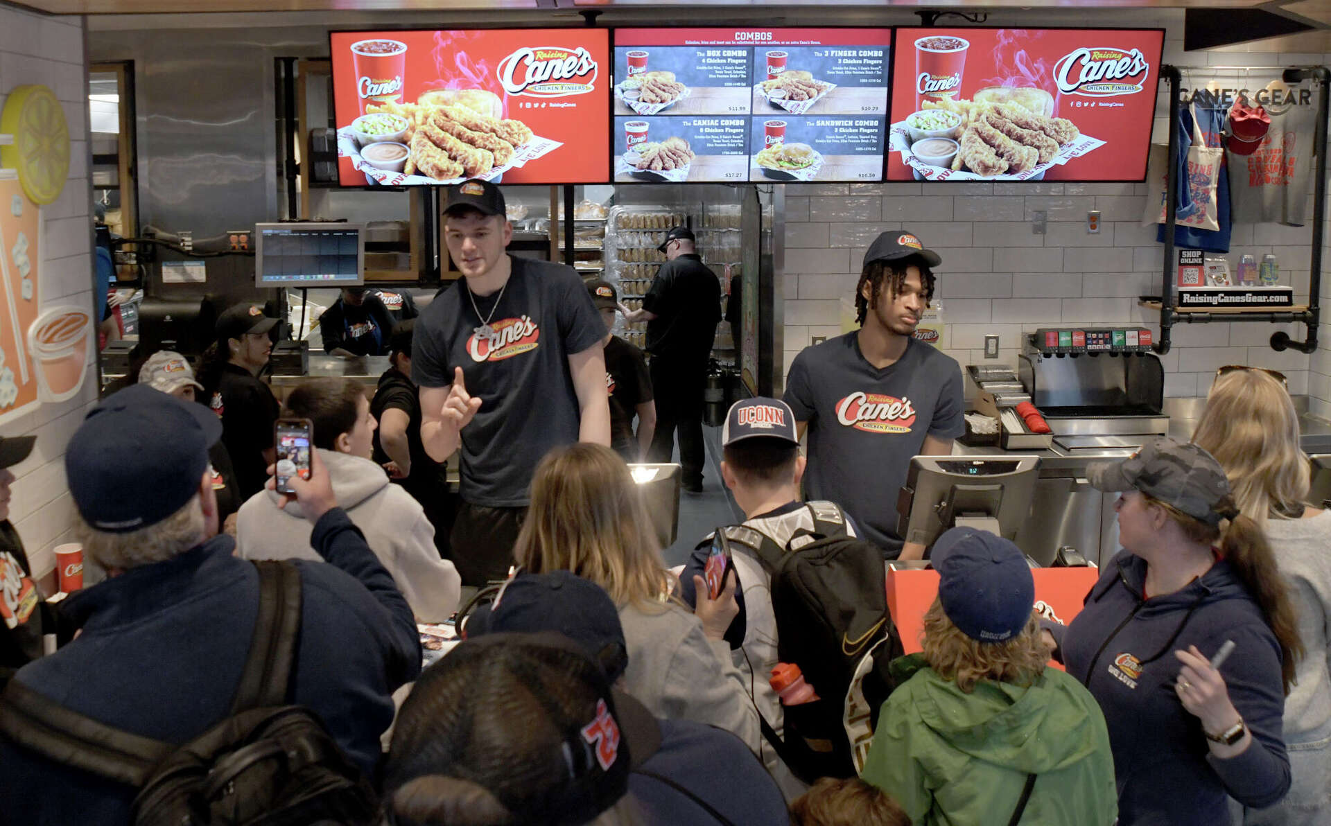 UConn basketball’s NBA hopefuls work a shift at Enfield Raising Cane’s