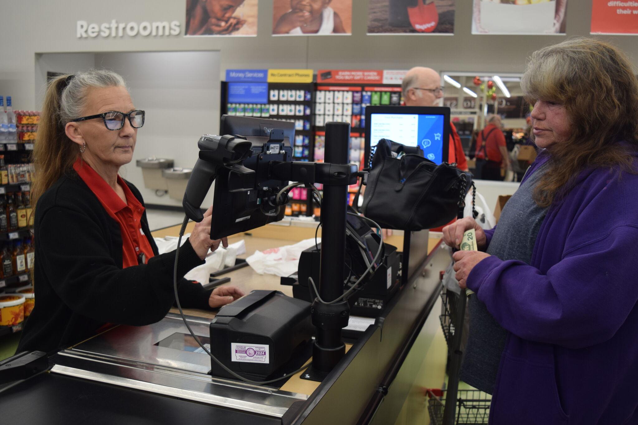 Hy-Vee customers raise funds to help foodbank