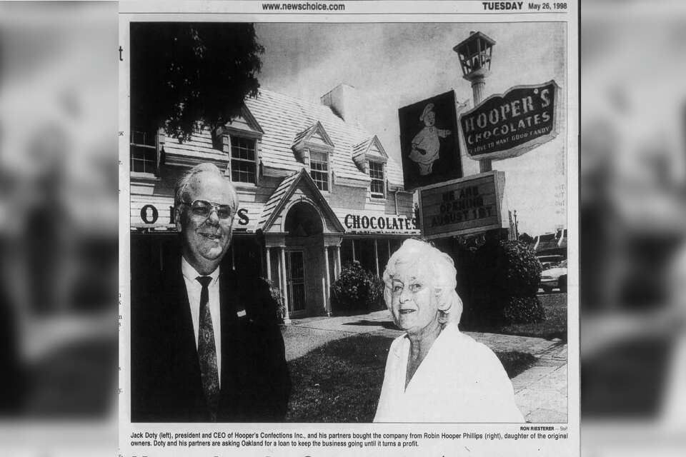 Why a mysterious pink house has been vacant for 10 years in Oakland