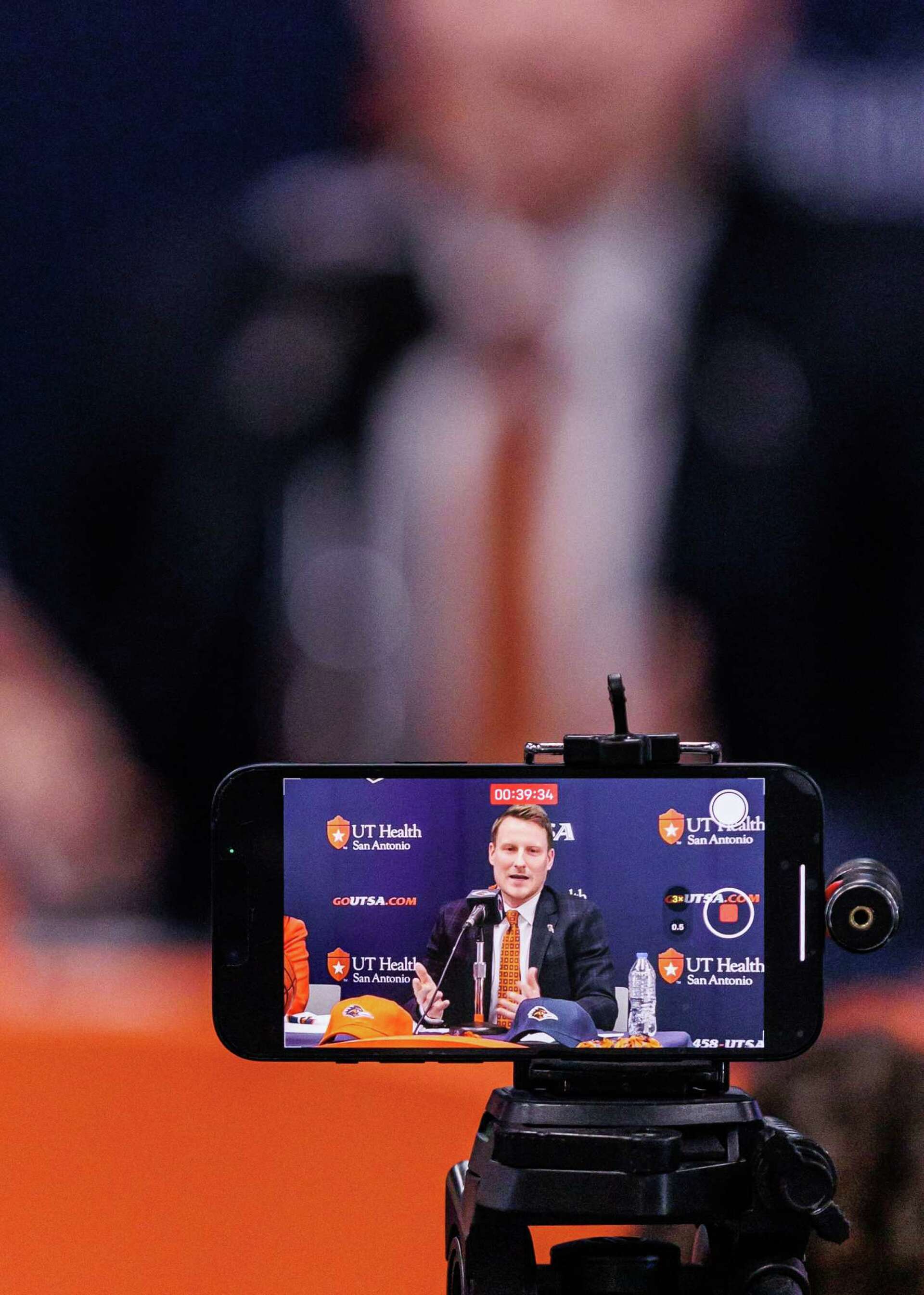 New UTSA coach Austin Claunch ready to 'dream big' with Roadrunners