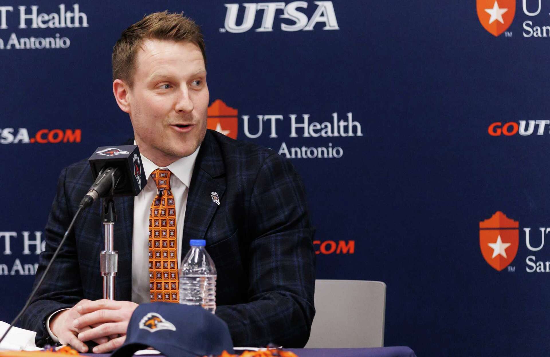 UTSA coach Austin Claunch solidifies first roster with 12 transfers
