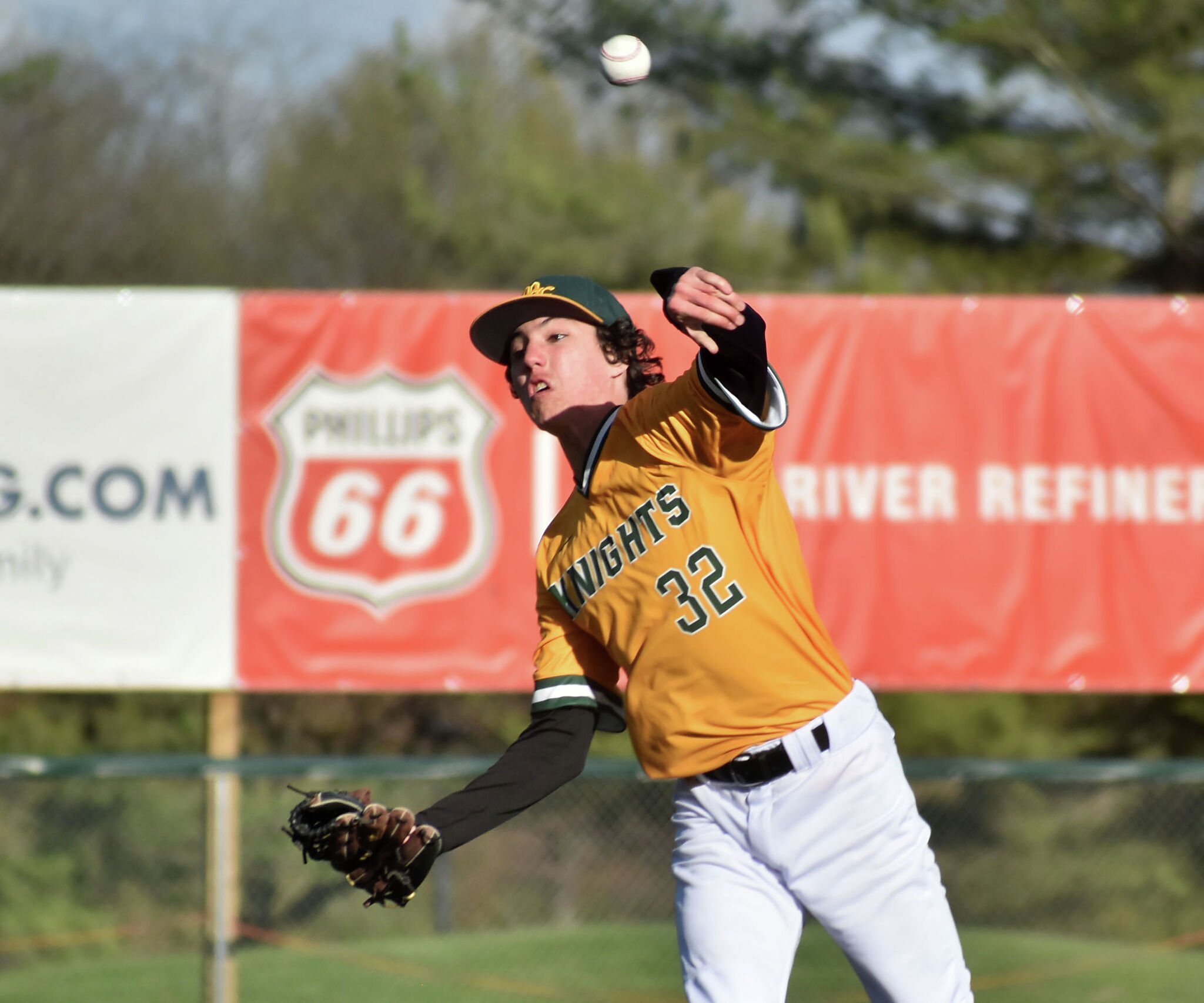 BASEBALL: Griffins, Knights lose GMC games at Gordon Moore