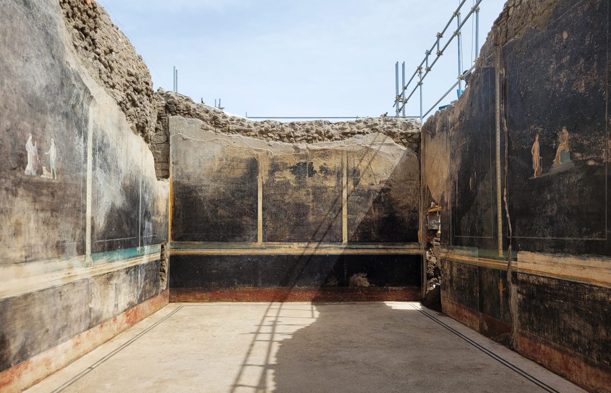 Photo gallery: New 2,000 old painting found unveils Roman culture