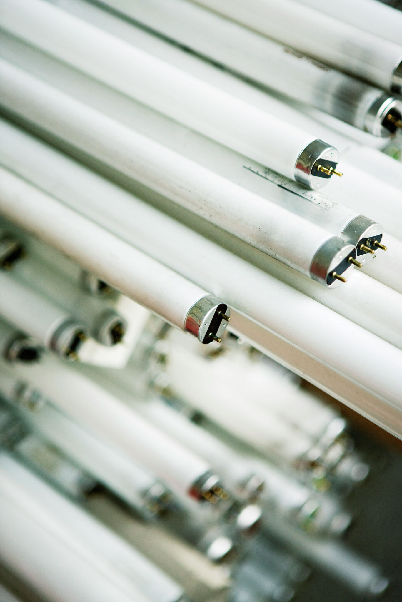 Illinois fluorescent light ban bill moves through House