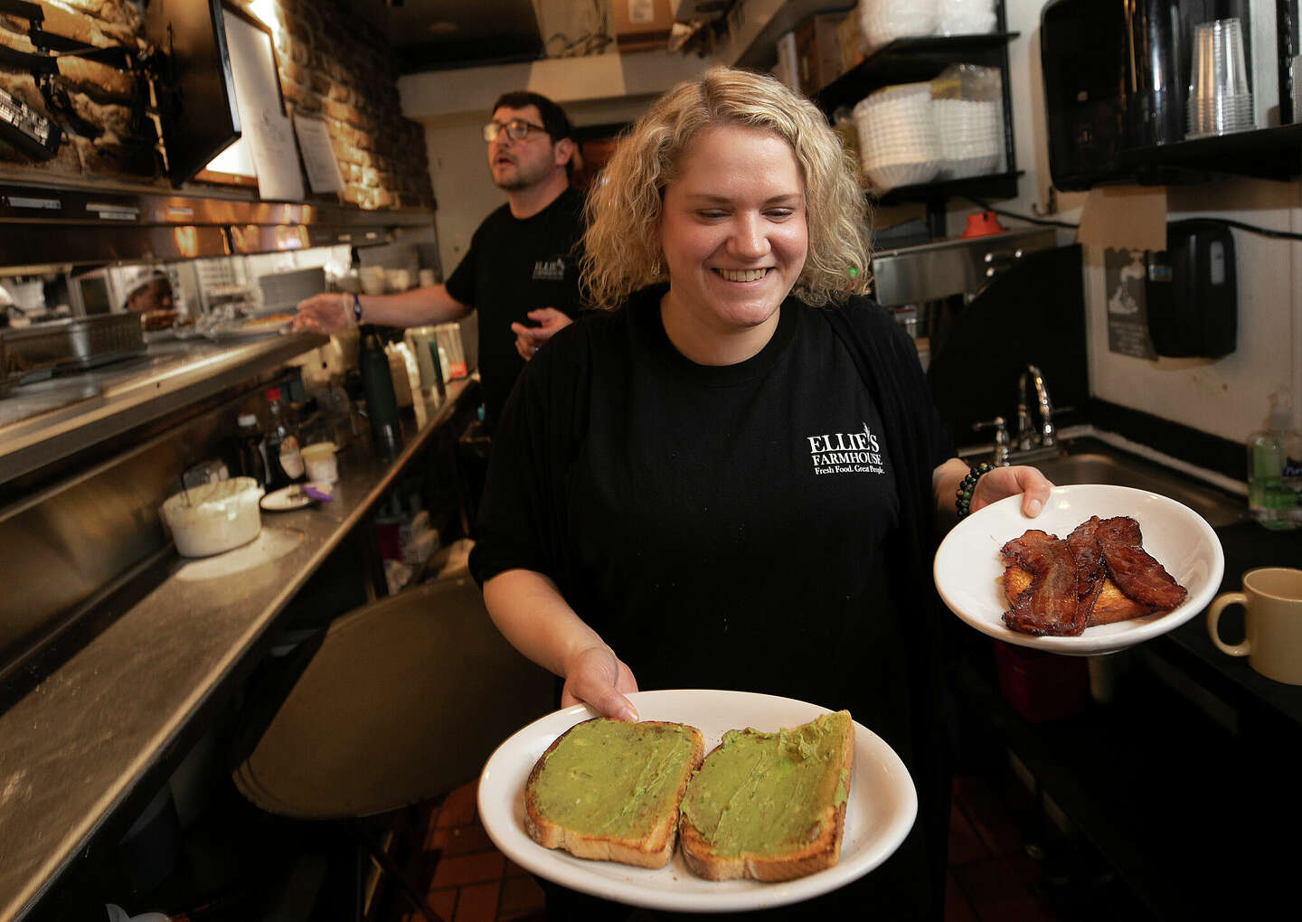 Ellie's Farmhouse restaurant offers fresh sourced food in Southington