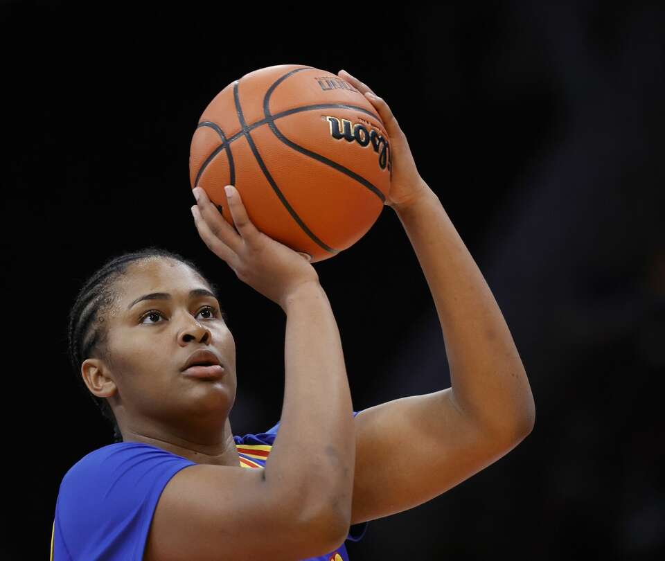 Why No. 1 recruit Sarah Strong chose UConn women's basketball