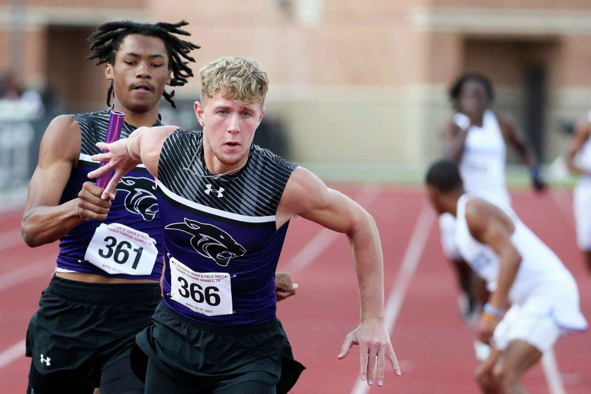 HS track: Hurdlers Mason Dossett, Jayden Keys post elite times