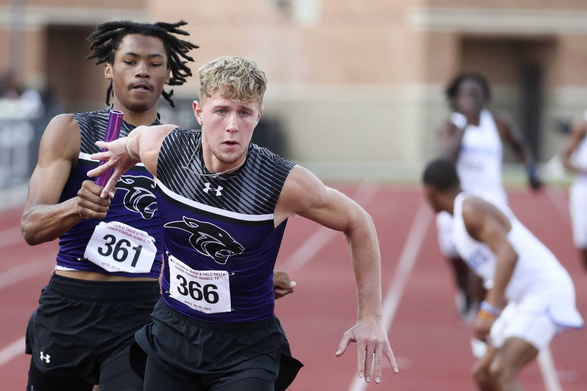 HS track: Hurdlers Mason Dossett, Jayden Keys post elite times