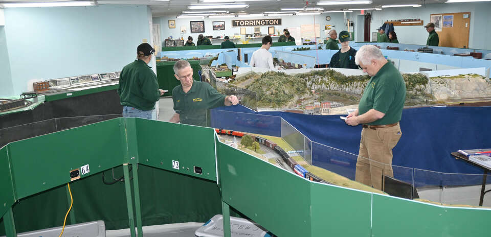 Torrington model train open house draws fans, hosts food drive