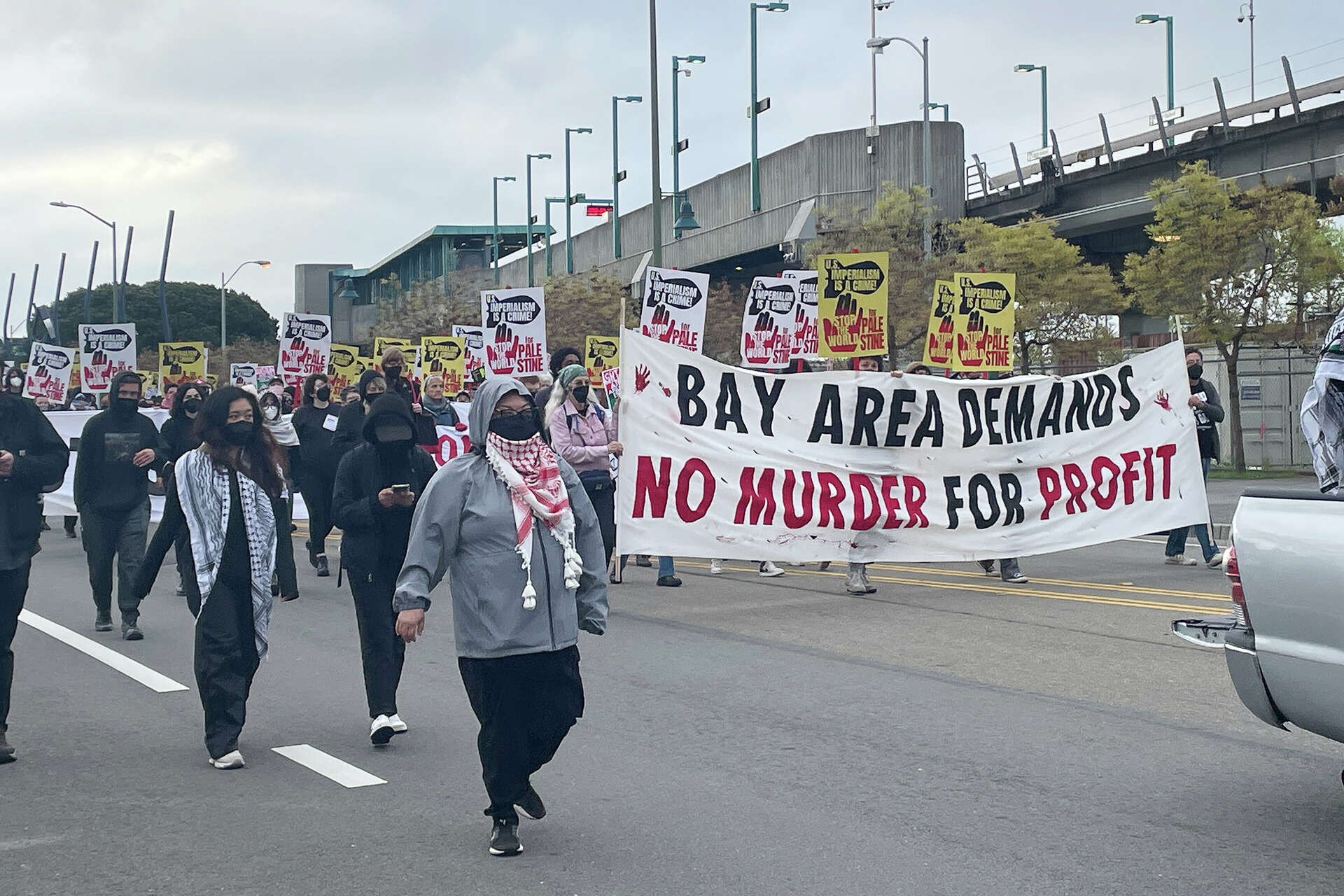 Bay Area traffic nightmare as protests block Golden Gate Bridge, 880