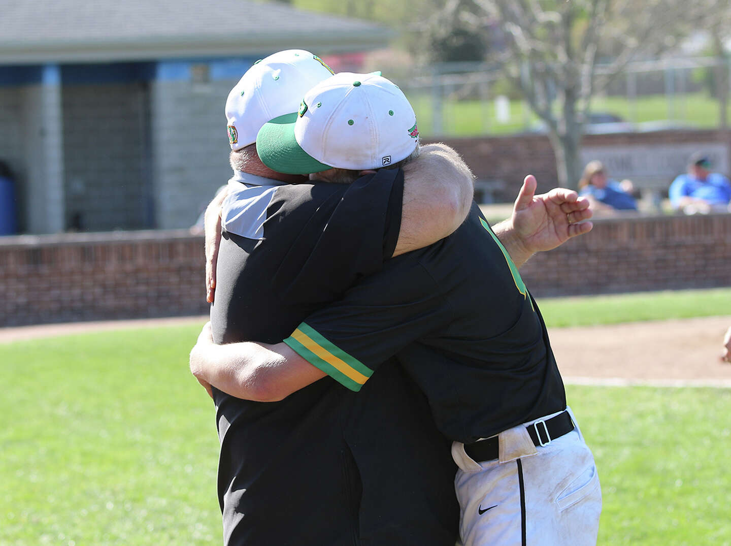 After 500 wins, Hanslow 'so happy to be a Piasa Bird'